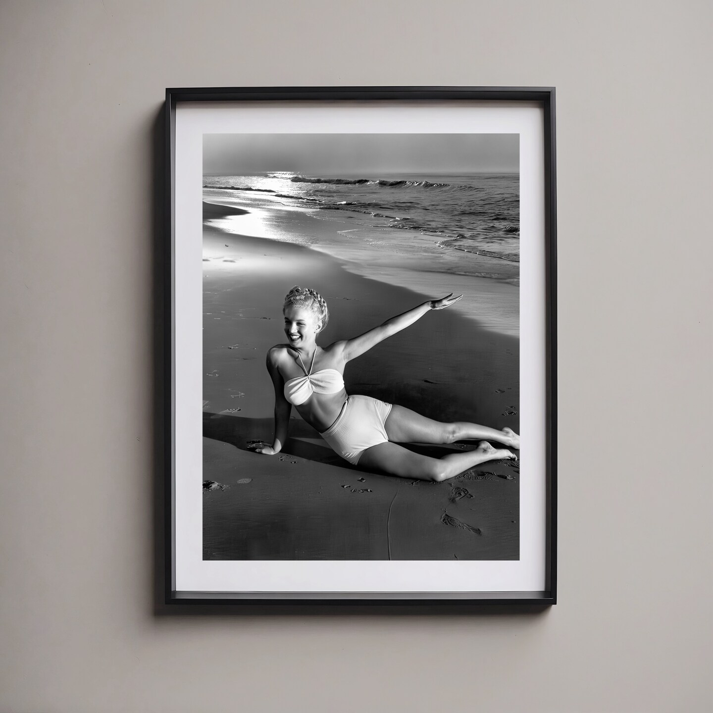 Marilyn Monroe rare photo on beach c. 1946, black and white, multiple sizes, classic Hollywood ...