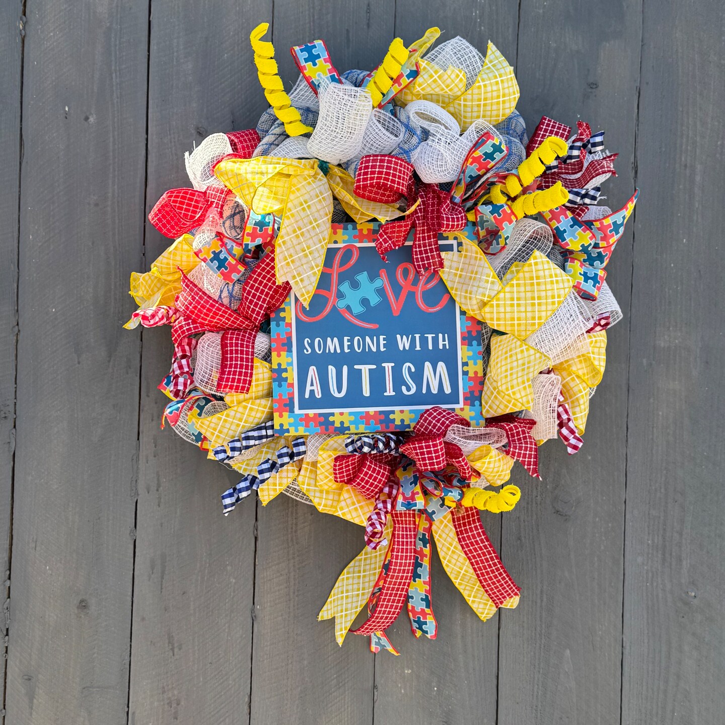 I love someone with autism colorful front door wreath, Autism Awareness ...