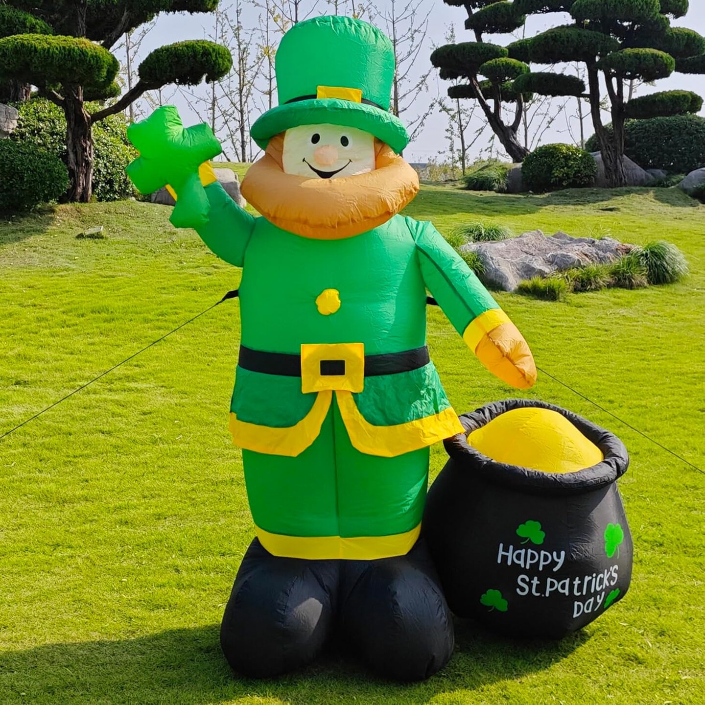 6FT H St. Patrick's Day Inflatable Giant Green Leprechaun Holding ...