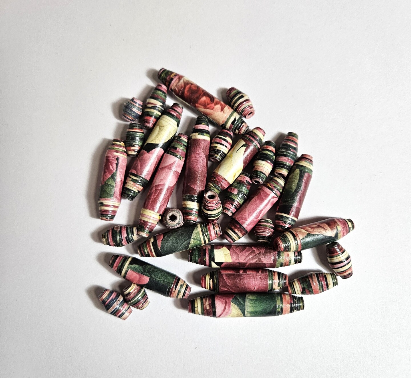Loose Rolled Paper Beads, 30 ct., Assorted Sizes for Jewelry Making ...