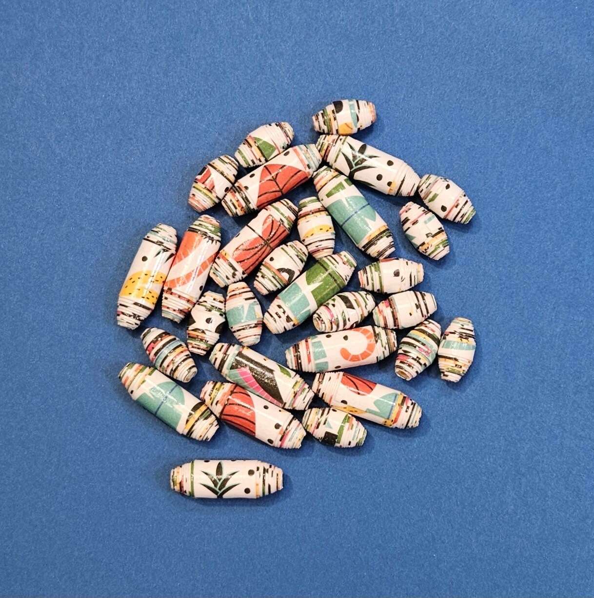 Loose Rolled Paper Beads, 29 ct., Assorted Sizes for Jewelry Making ...