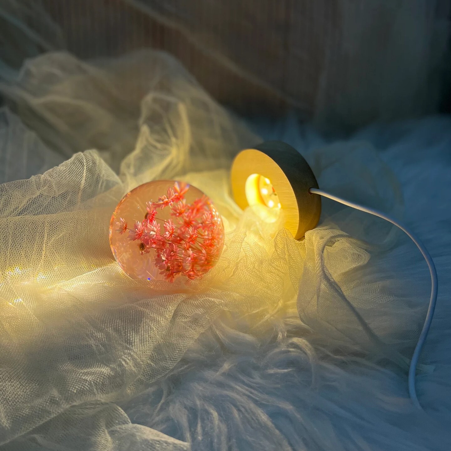 Mini Daisy Preserved in Resin Shelf Ornament Desk Decor Personalized ...