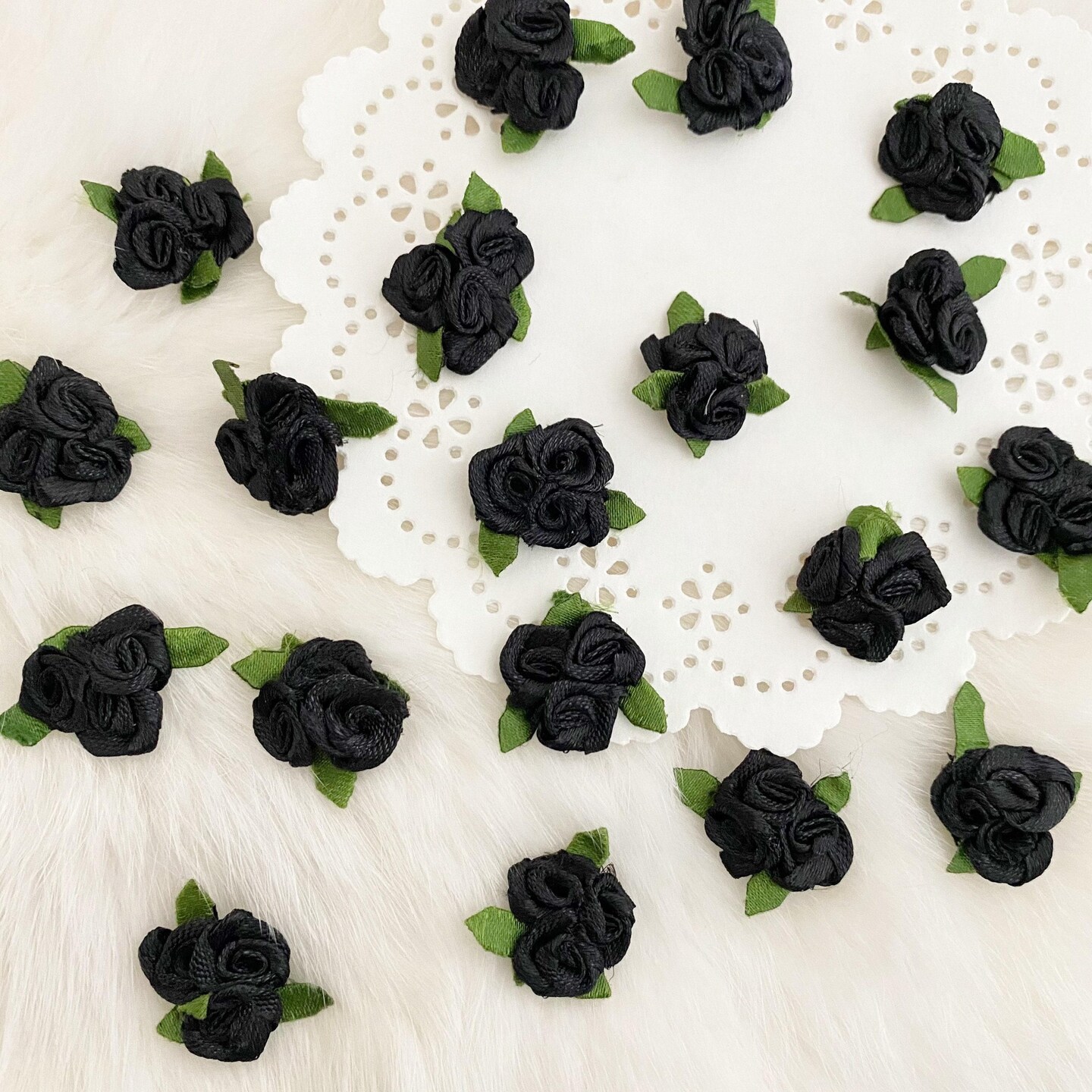 Black Triple Roses 20mm, Mini Rose Bouquet, Tiny Craft Roses, Black ...
