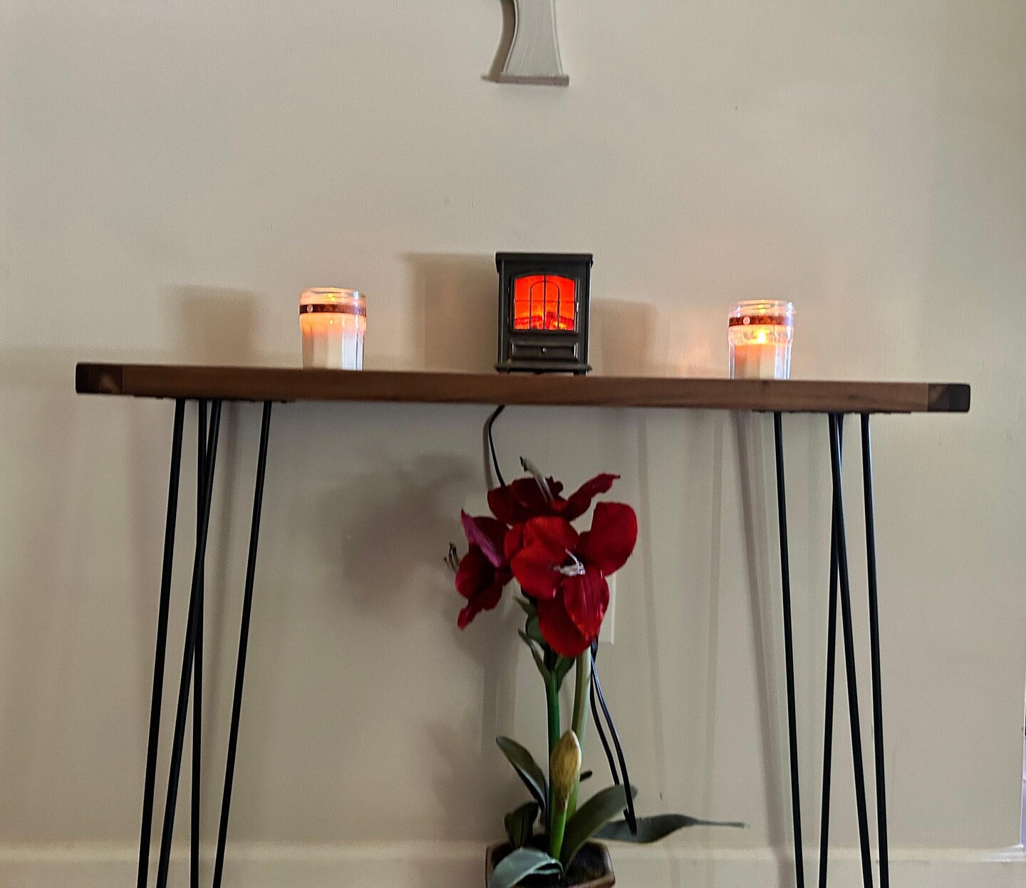 The Anderson Hairpin Entryway Console Table | MakerPlace by Michaels