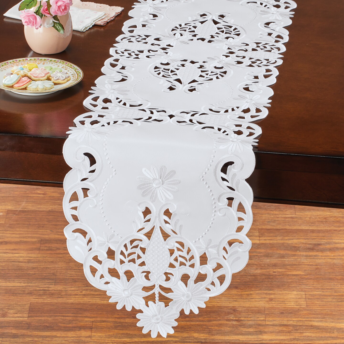 Collections Etc Elegant Embroidered Daisies Intricate Cut-Out Table ...