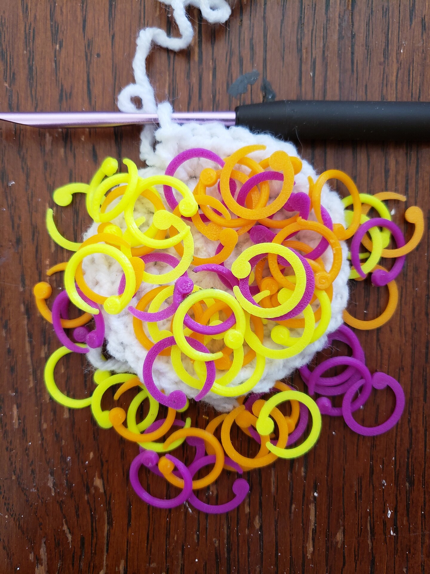 Circle Yarn Stitch Markers - Set of 25 - 3D Printed Plastic Resin ...