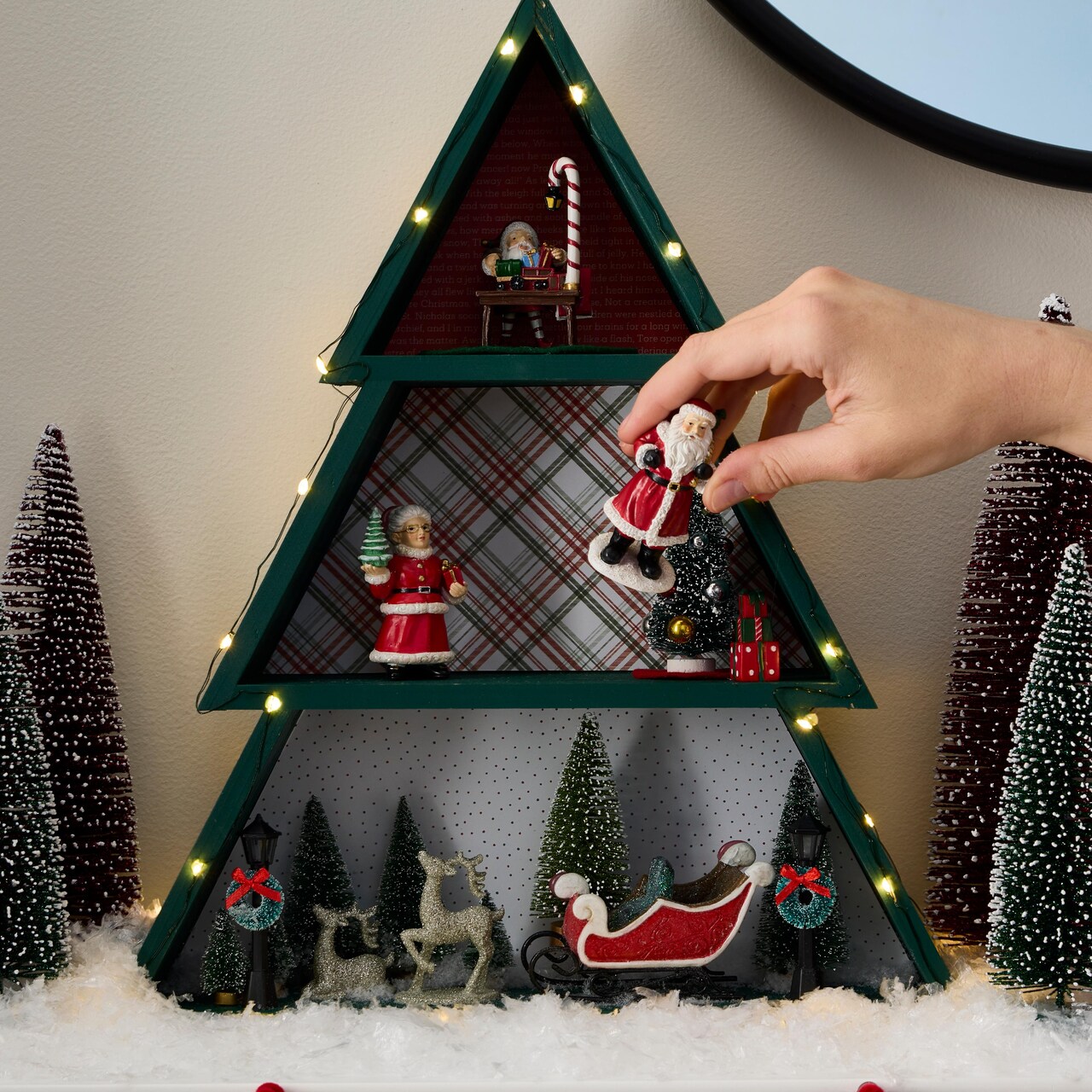 Mini Santa Scenes | Classes | Michaels