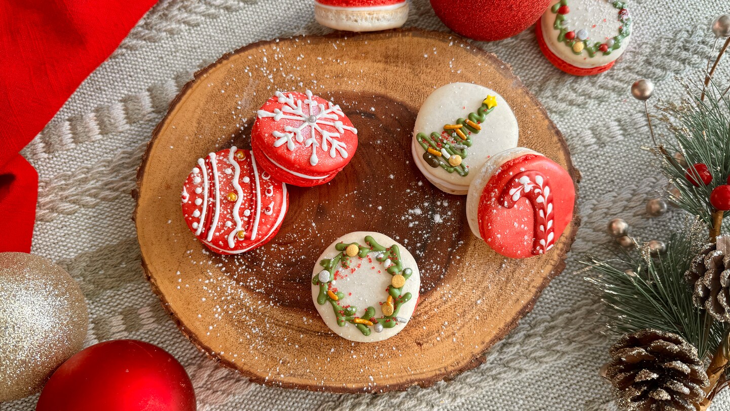 Jolly Holiday Macarons | Classes | Michaels