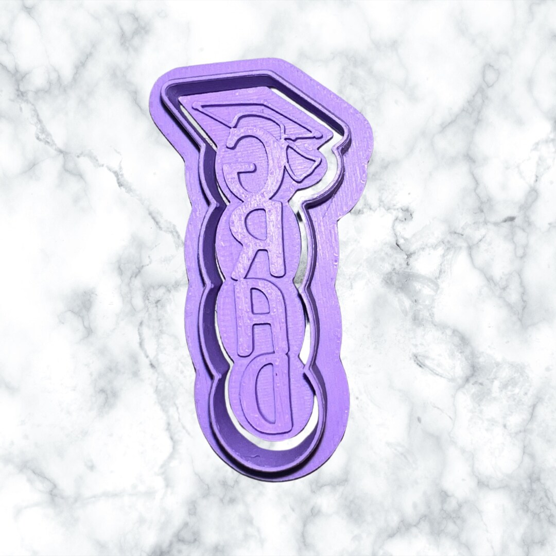 Grad Plaque w/Grad Cap Cookie Cutter and Stamps | Michaels