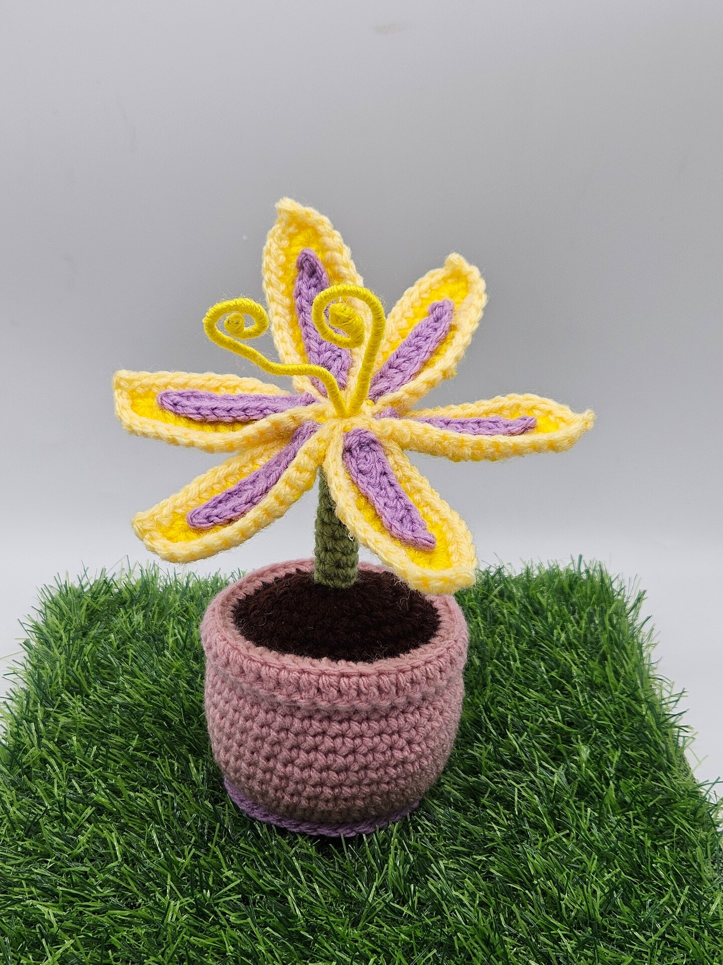 Sundrop Crochet Flower | MakerPlace by Michaels