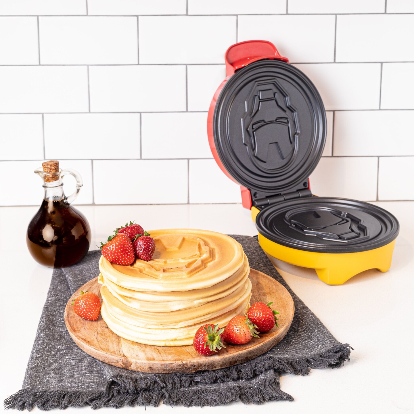 Uncanny Brands Marvel Iron Man Waffle Maker | Small Kitchen Appliances ...