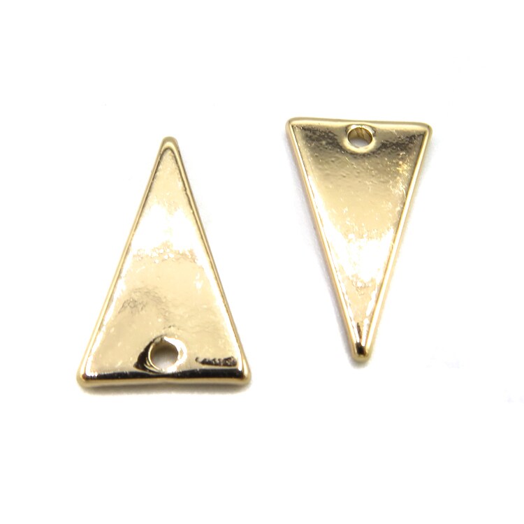 Acute Triangle Spike Engraving Charm (K689) (4x) | Michaels